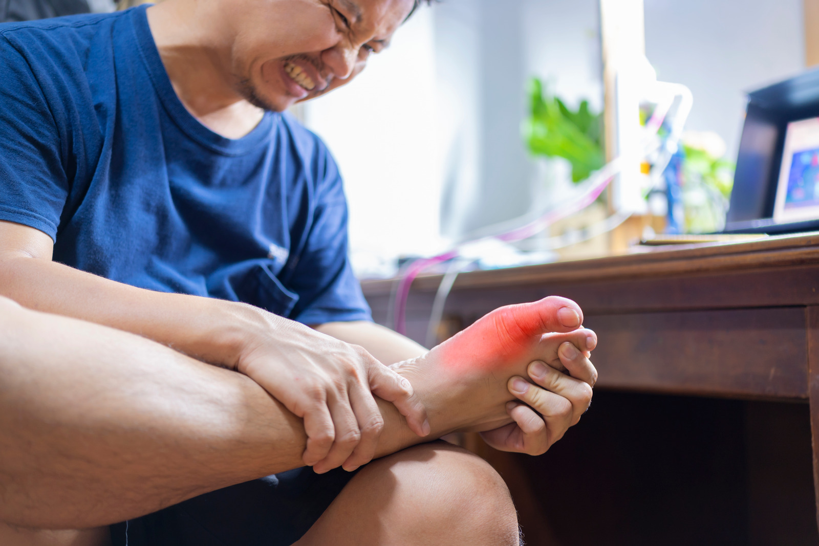 Frequently Asked Questions About a Sprain Versus Broken Toe
